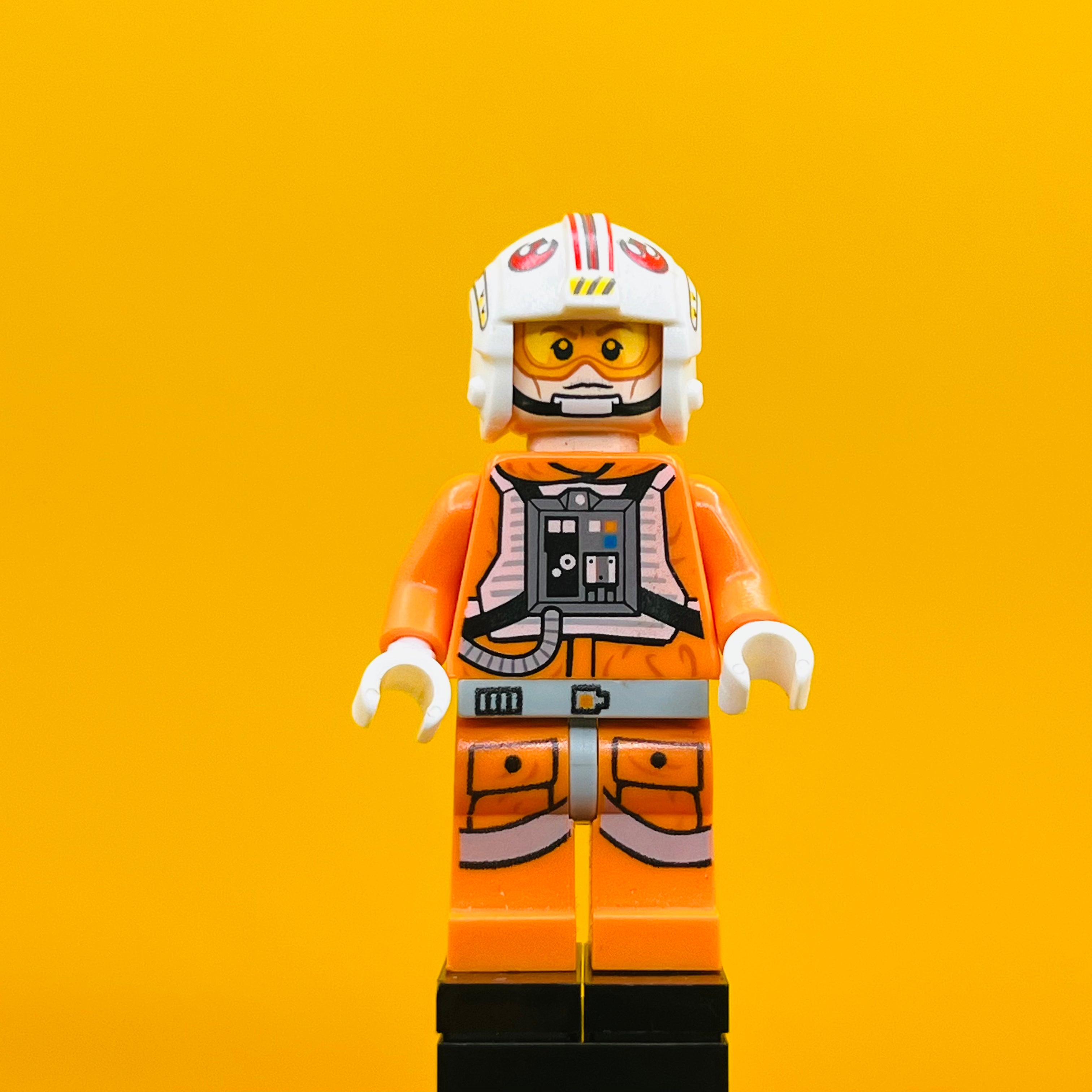 LEGO Star Wars Minifigure Luke Skywalker (Pilot, Printed Legs, Cheek L ...